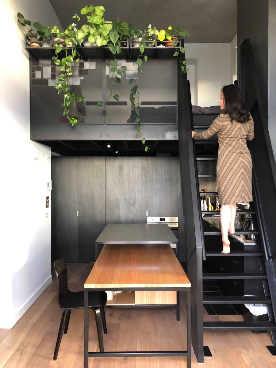 EXPANDABLE ISLAND – A creative with her arts, makings and life